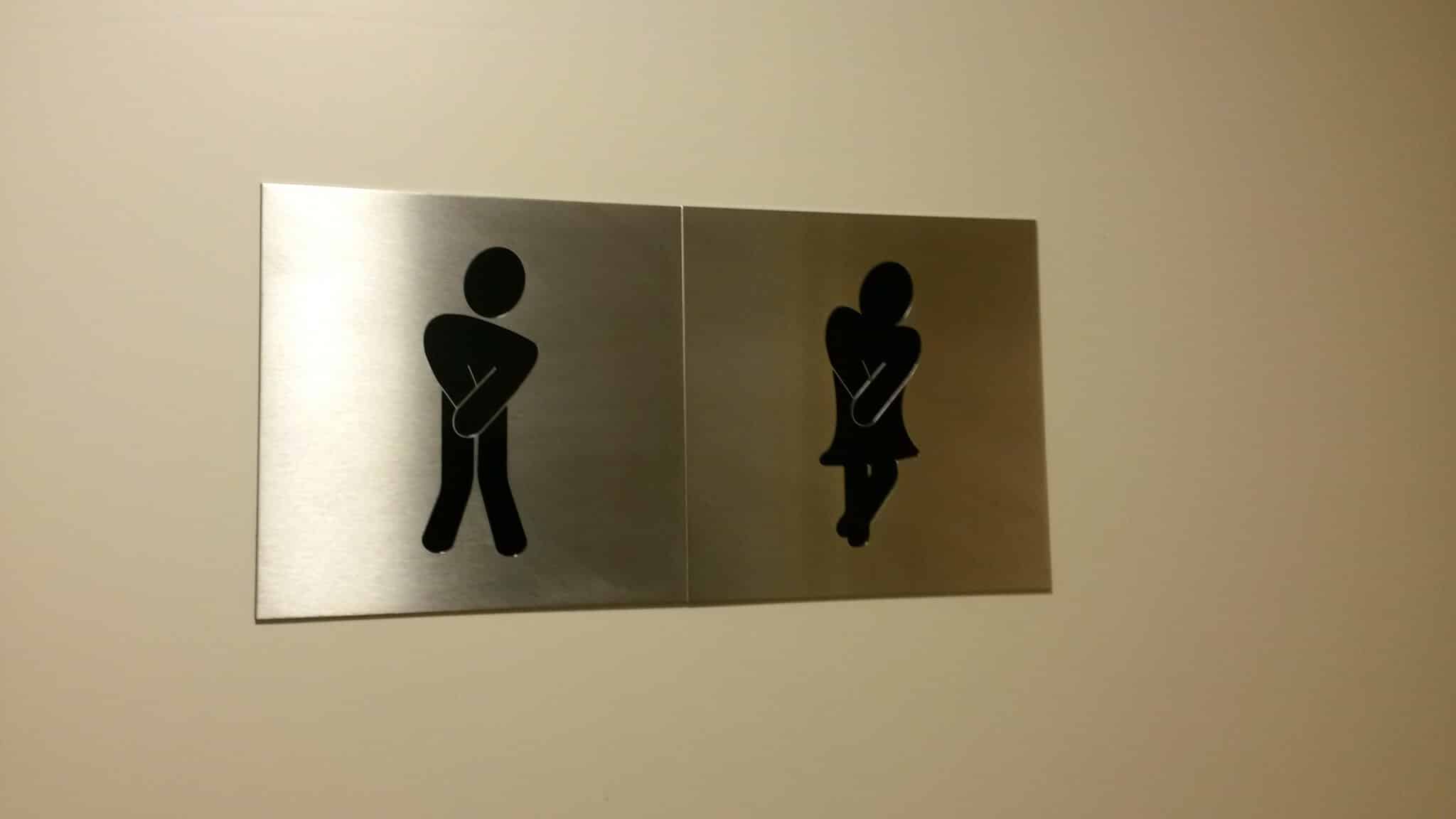 7 Hilariously Creative Bathroom Signs | UPrinting