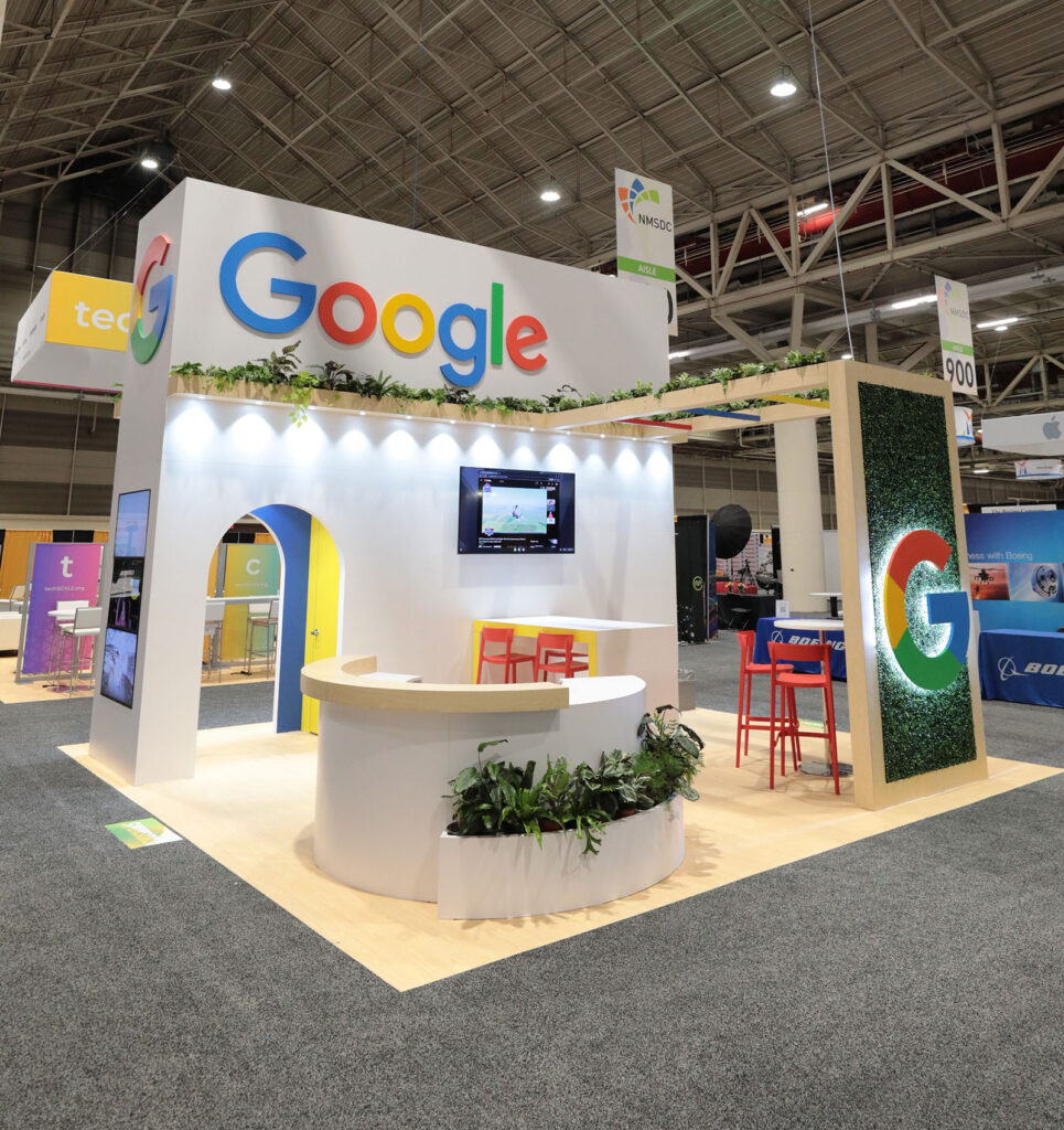 Booth Designs That Work in 2025: Real Examples from Top Trade Shows | UPrinting